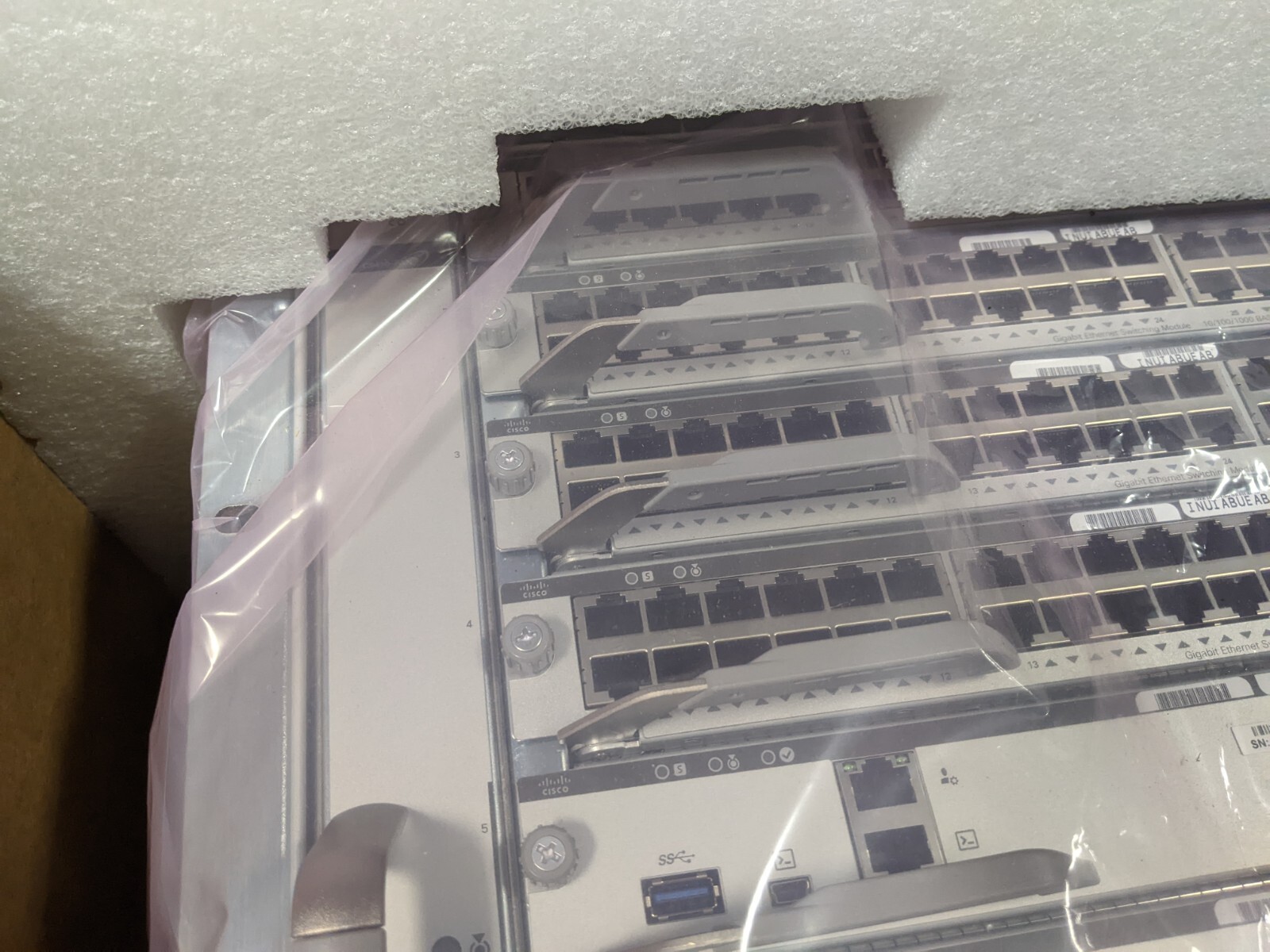 Cisco C9410R Catalyst 9400 Series Switch C9400-LC-48U C9400-SUP-1XL-Y ...