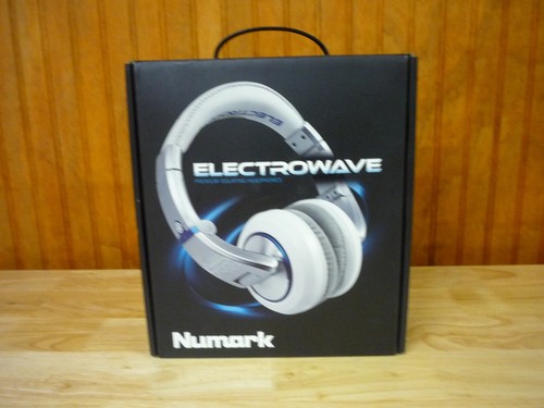 Numark Electrowave Premium Isolating Headphones | eBay