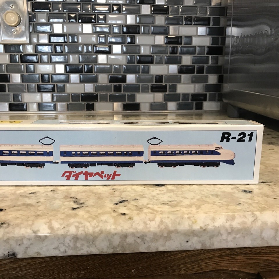 Diapet R-21 Japanese Classic Bullet Train Toy By YONEZAWA Diecast Metal ...