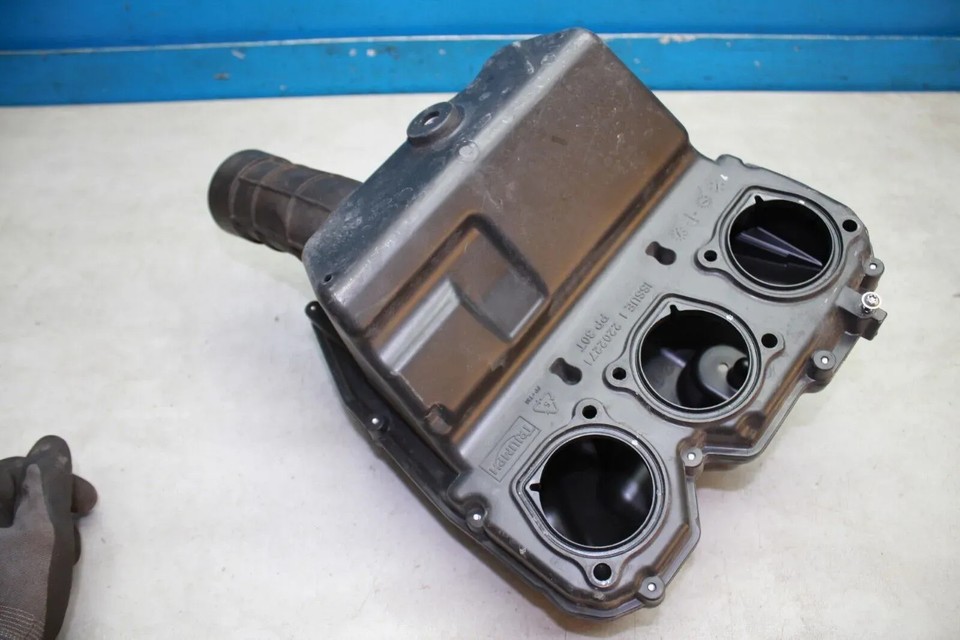 Triumph Tiger 800 XCX 2015 Air filter box air filter housing 2202281 | eBay