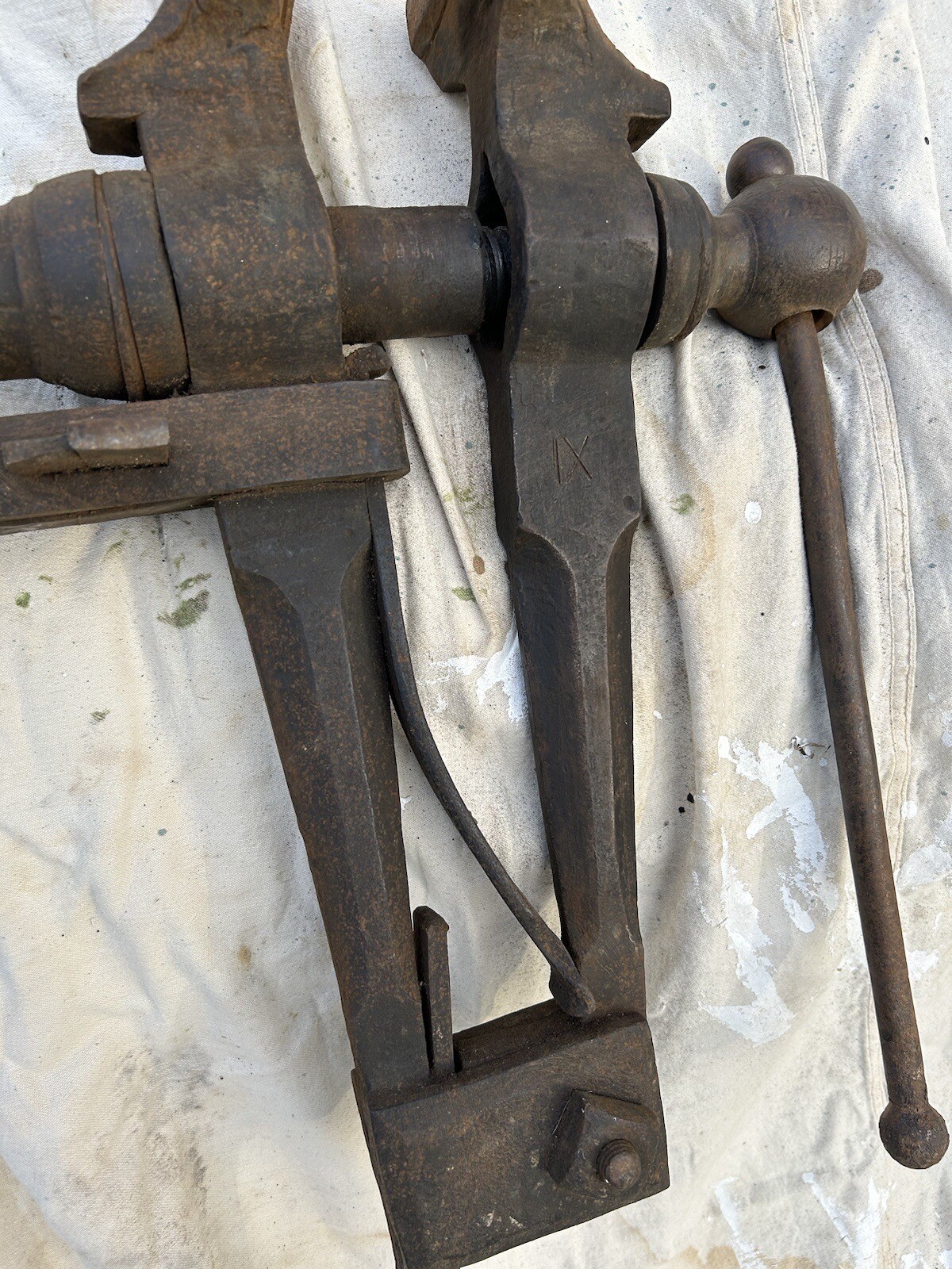 Antique Vintage Blacksmith Post Leg Vise 42" Tall 4.5" Jaws 46 lbs ...