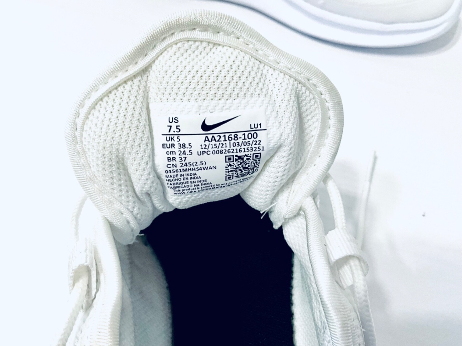 Women’s Nike Air Max Axis White Black Running Shoes Comfort AA2168 100 ...