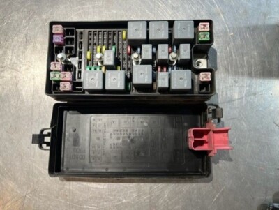 2005-2006 Ford Mustang Engine Fuse Box | eBay