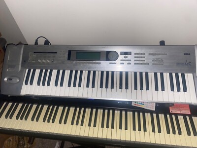 KORG TRITON Le 61 key Synthesizer Keyboard Music Workstation With Power ...