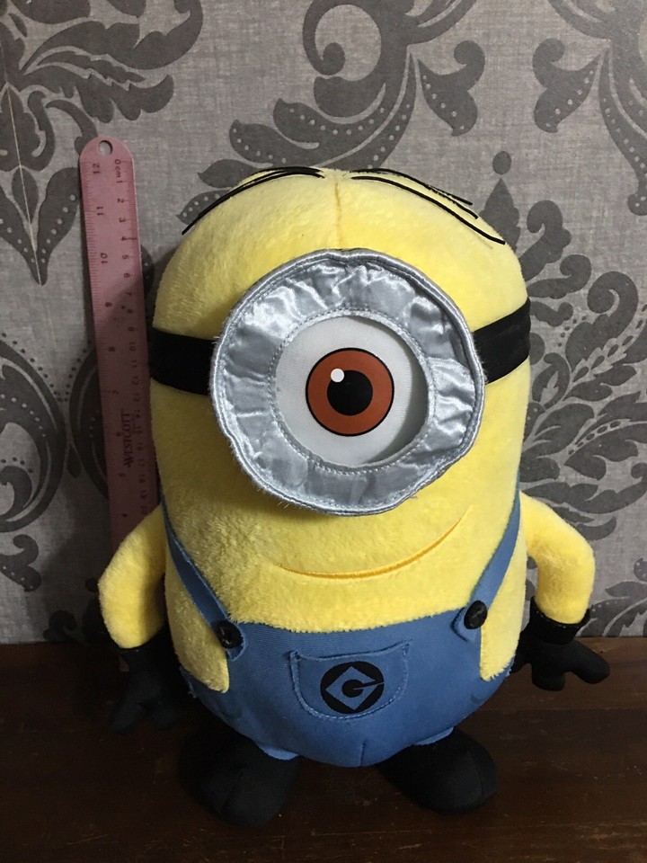 Universal Studios 12” Minion Stewart Plush Doll Stuffed Toy Despicable ...