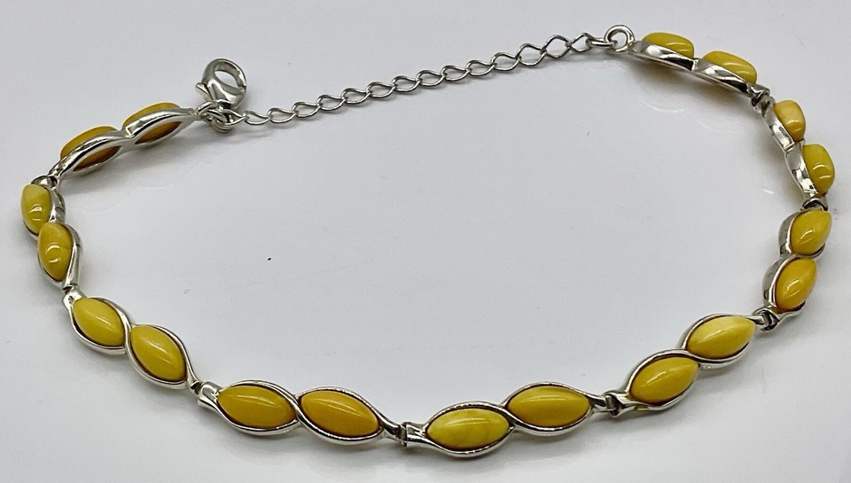 A Beautiful Vintage Solid Sterling Silver 925 Bracelet with ...