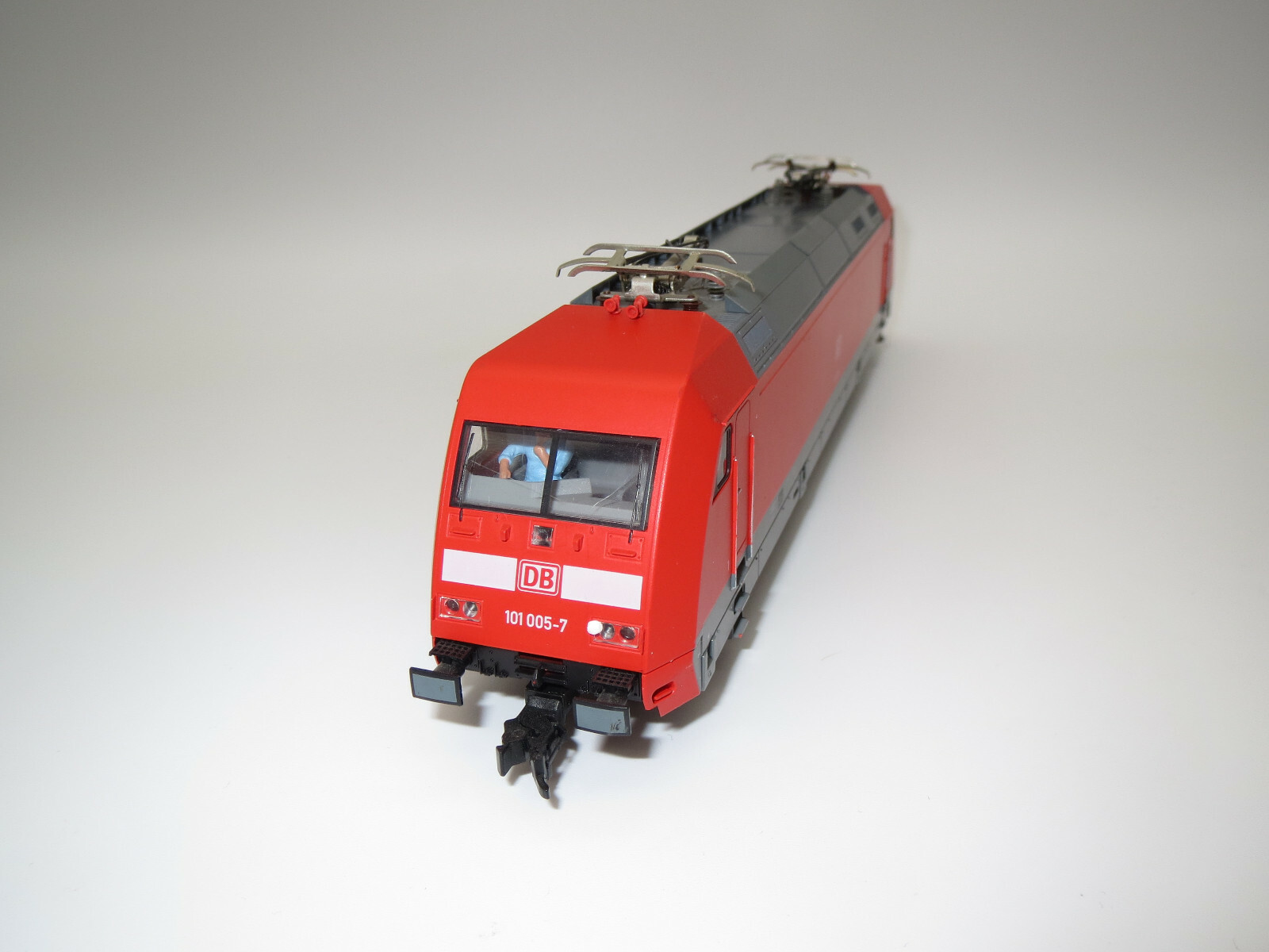 Fleischmann 4355 "Elektrolokomotive-Betriebsnummer: DB 101 005-7" rot ...