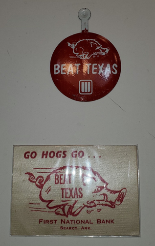 ARKANSAS RAZORBACKS FOOTBALL 60'S 70'S PIN BACK & CLOTH STICKER **BEAT ...