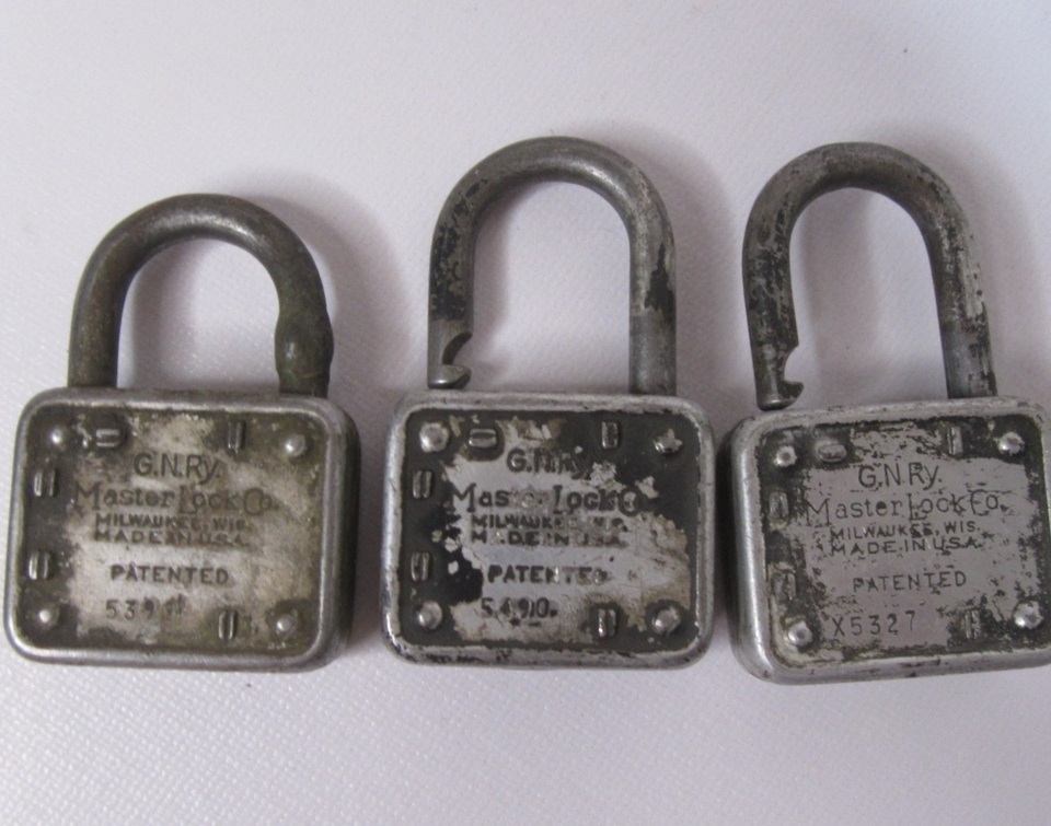Vintage Padlocks Master and Slayco Lot Of 9 NO KEYS Locked & Unlocked ...