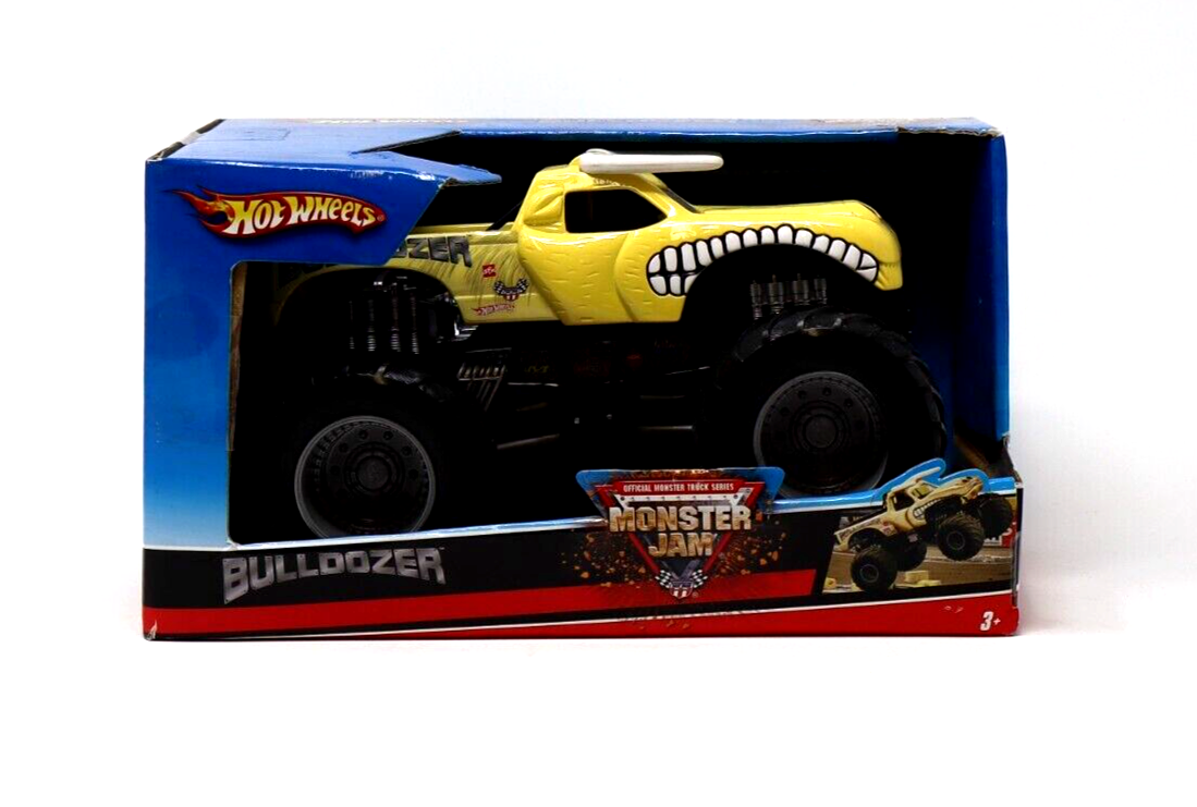 Hot Wheels Monster Jam BULLDOZER 1:24 2007 Official Monster Truck ...