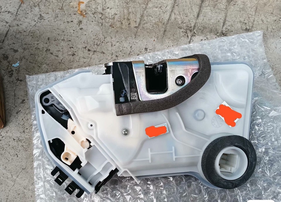 Toyota Left Front Door Lock 69040-02440 for Camry/Highlander/Corolla ...