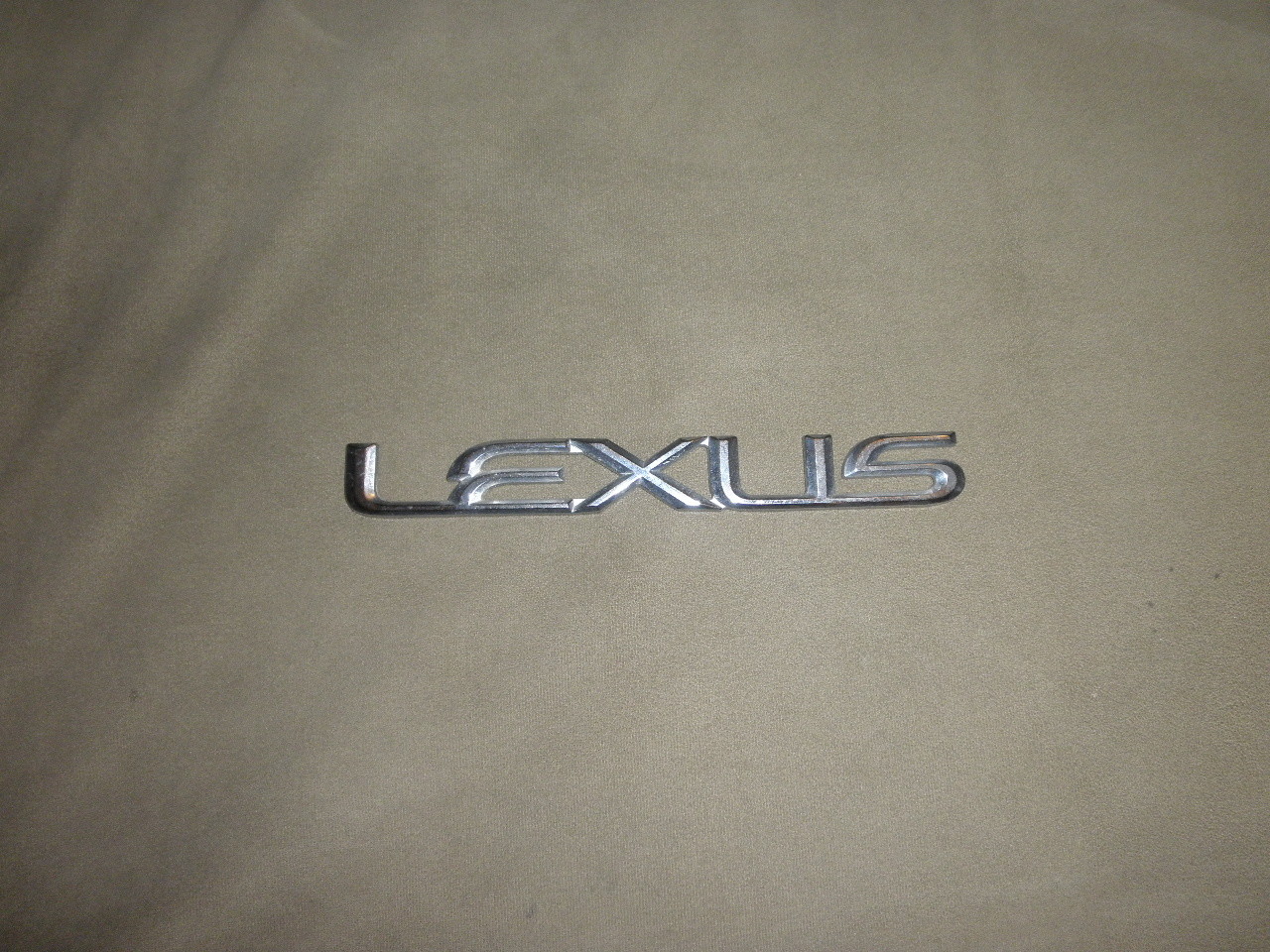 1999-2003 LEXUS RX300 LIFT GATE LEXUS EMBLEM, NAMEPLATE OEM USED 75441 ...