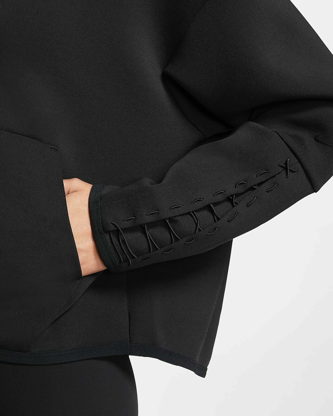 Nike Women’s NWT $225 Solid Black Bungee Tech Pac Training Top Pullover ...