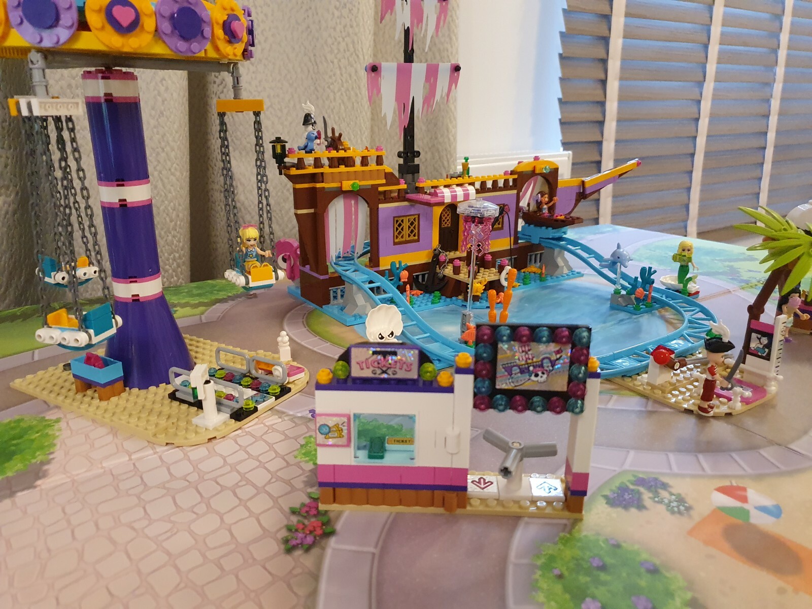 LEGO Friends 41375 Heartlake City Amusement Pier - 100% Complete | eBay
