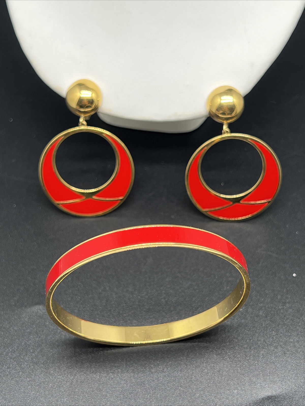 Signed Monet Gold Tone Red Enamel Dangle Drop Earrin… - Gem