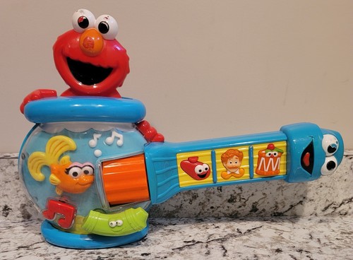 2007 Sesame Street Elmos World Silly Sounds Dorothy Fish Bowl Guitar ...