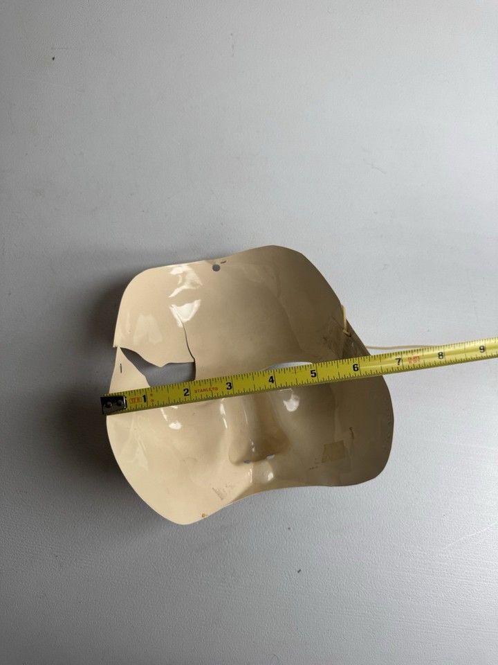 CESAR MASK BLACK WHITEVINTAGE 1986 FRENCH PLASTIC HALLOWEENCOSTUME HAS ...