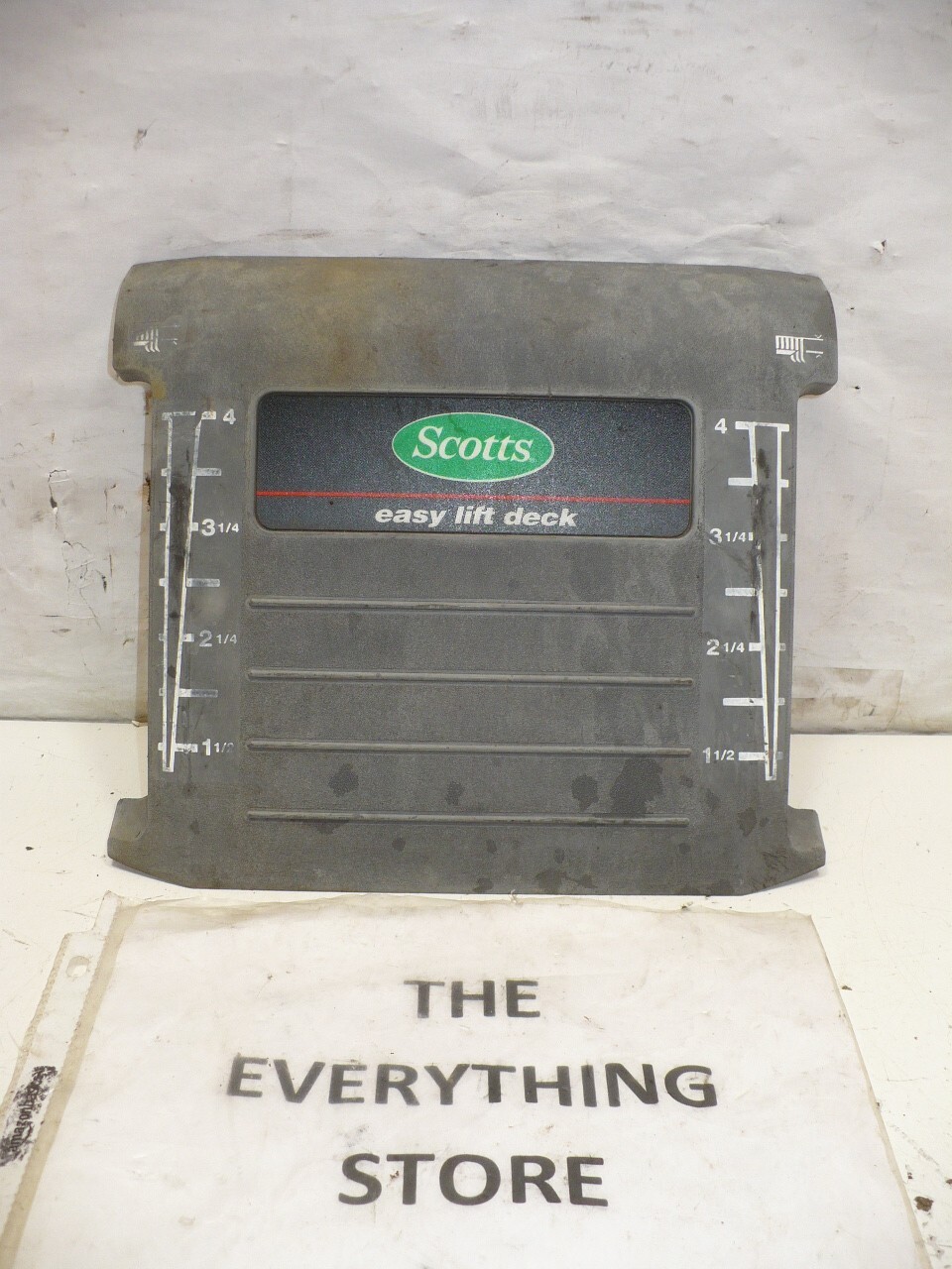SCOTTS 1642H TRACTOR LIFT QUADRANT COVER #GX10332 IN USED CONDITION ...