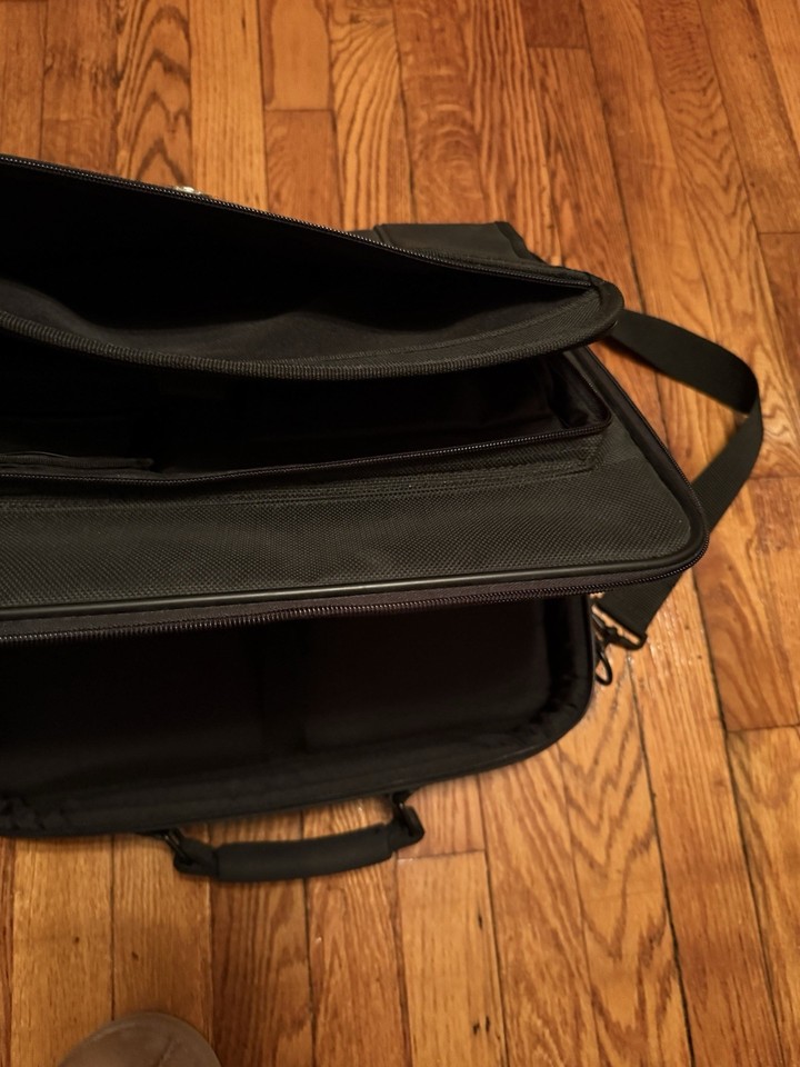 NWOT Targus Black Laptop Computer Bag Briefcase Messenger Bag Shoulder ...