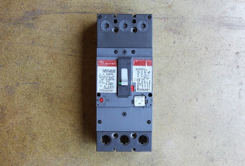 GE SPECTRA RMS CIRCUIT BREAKER - SFLA36AT0250 - 250 AMP 3 POLES W ...