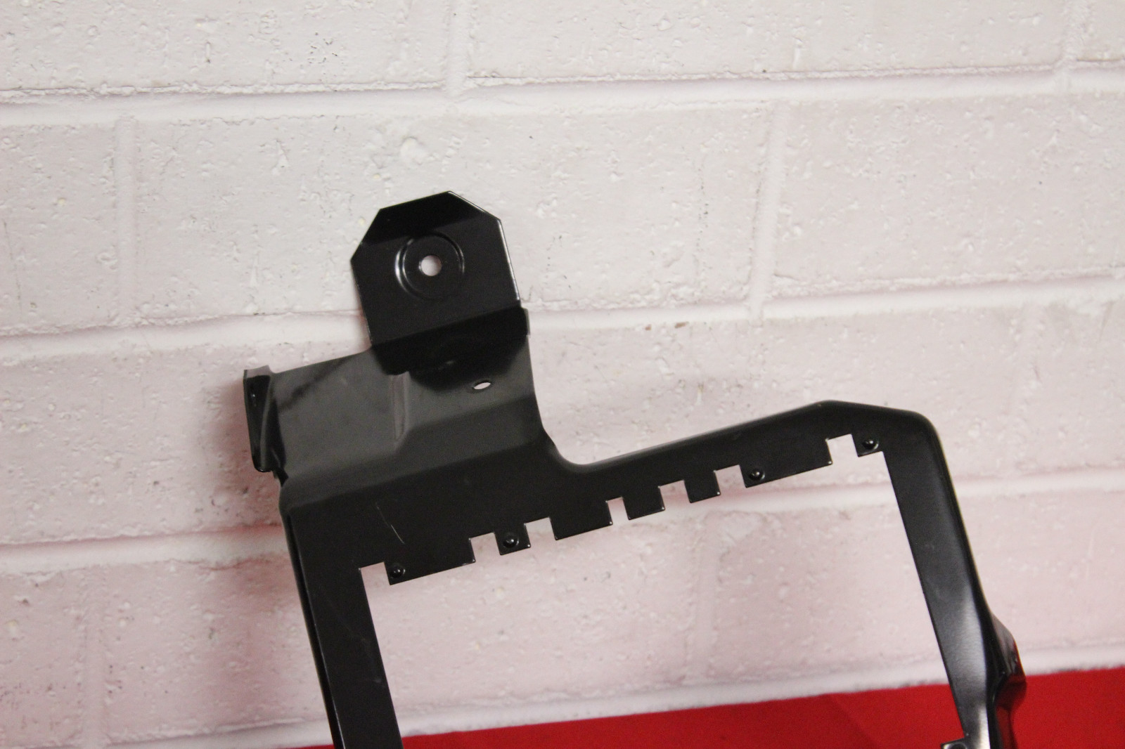 GENUINE GM VT VX VU DASH FUSE BOX FRAME HOLDER / MOUNT - V8 & V6 LS1 ...