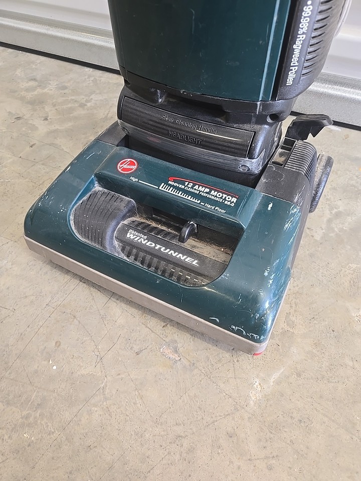 Hoover U5435-940 Windtunnel Plus Bagged Upright Green Vacuum Cleaner ...
