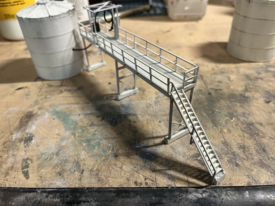 HO scale Custom Chemical Tank Car Loading Platform And Storage Tanks | eBay