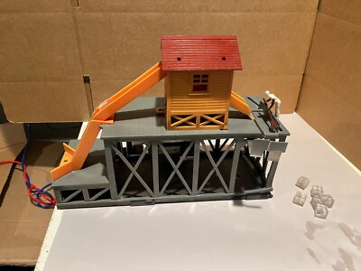 Lionel 6-12703 & 19808 O Gauge 1/48 Scale Icing Station & NYC ICE BOX ...