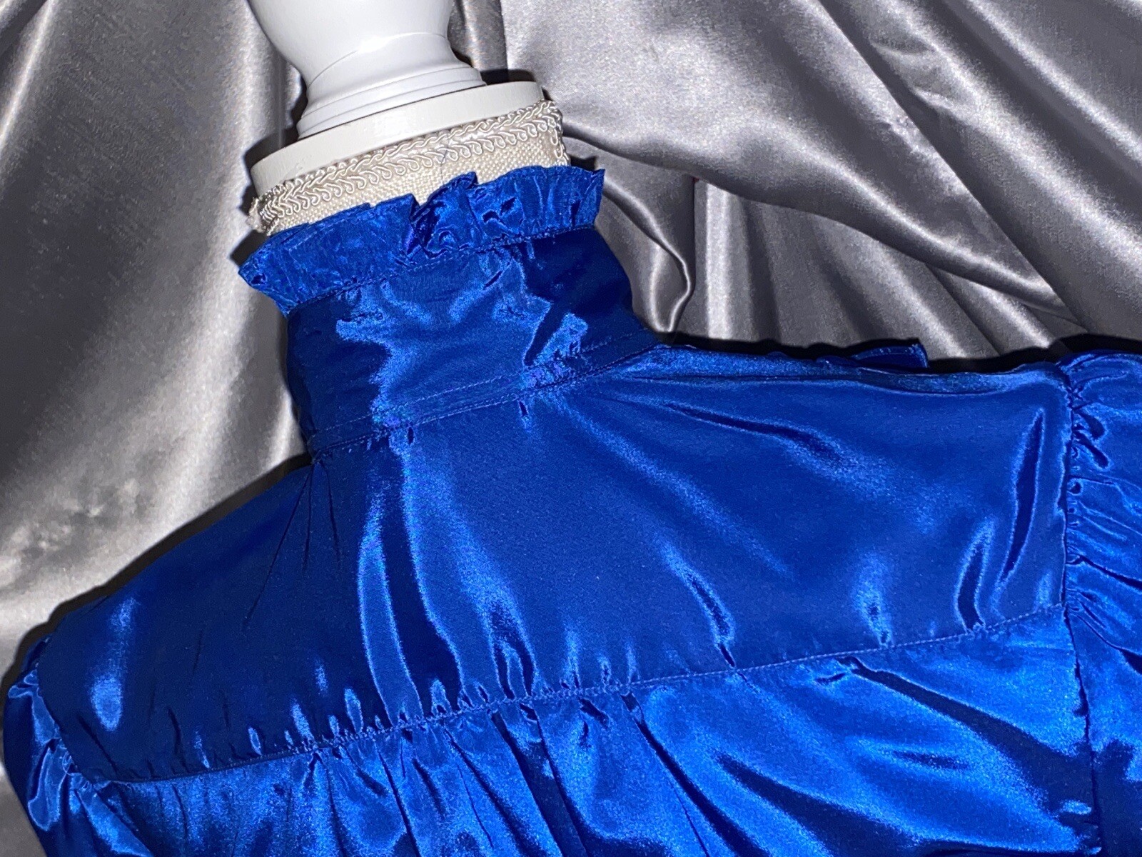 VTG SATIN SHINY JABOT BOW RUFFLES HIGH NECK BLUE BLOU… - Gem