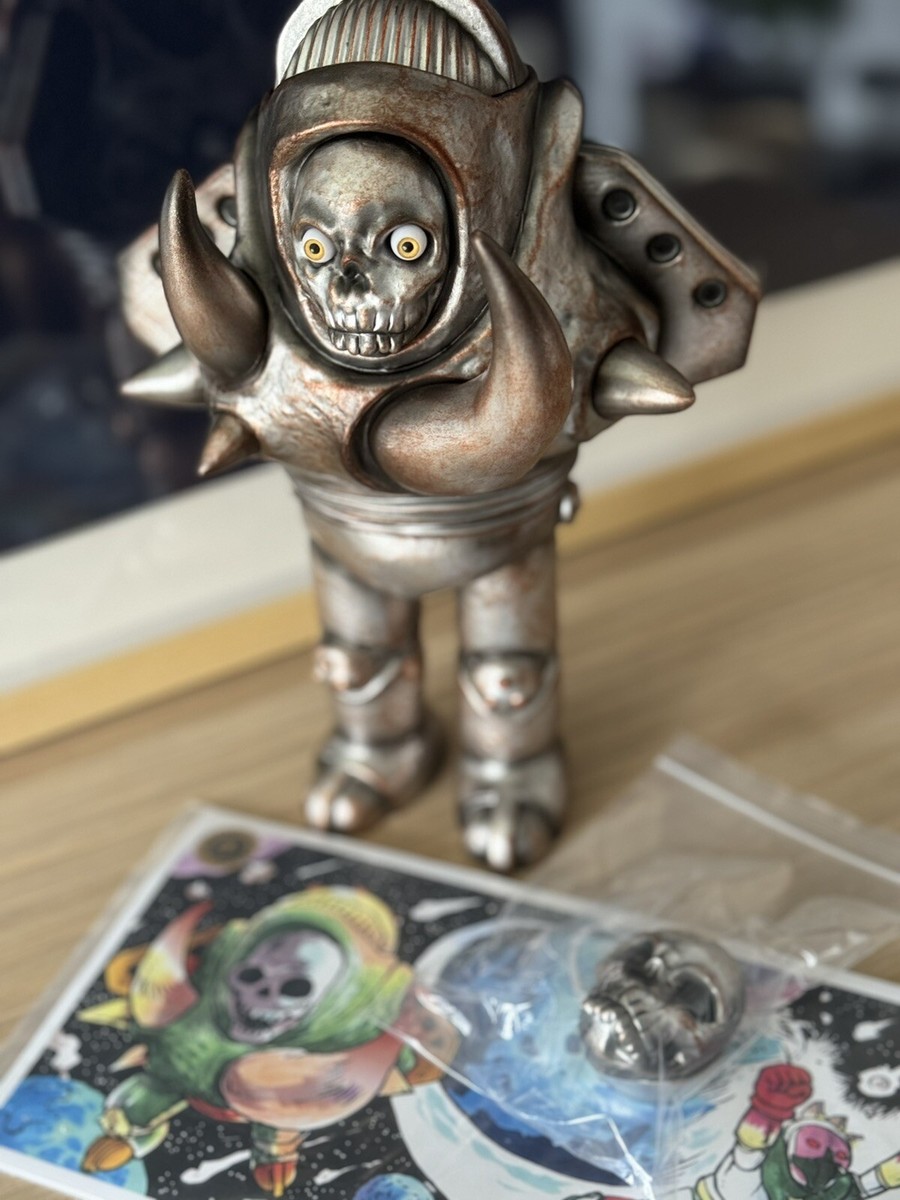 Meteorite Toy Zollmen Crusher56 Sofubi Soft Vinyl Toys Meteorite Toy Zollmen Crusher56 Sofubi Soft Vinyl Toys
