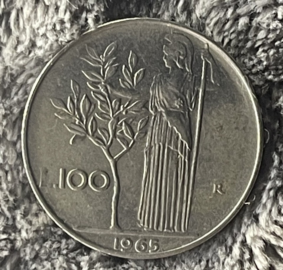 1966 Italy Repvbblica Italiana L.100 "R" Coin Great shape Great ...