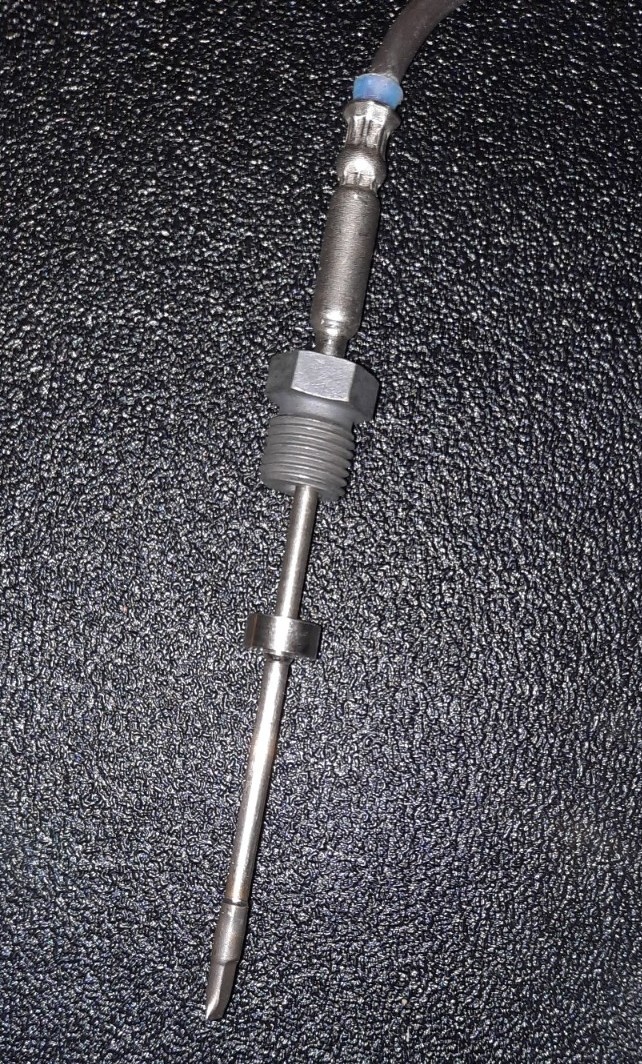 Navistar+International+2593756C91+Exhaust+Gas+Temperature+Sensor for ...