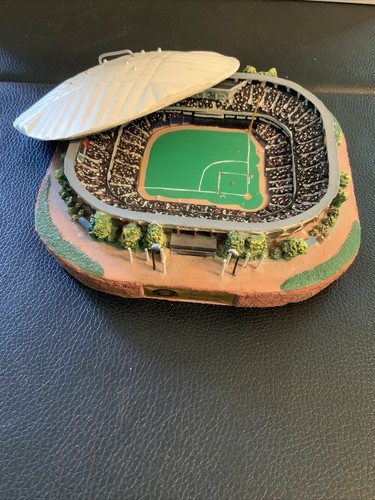 Minnesota Twins Metrodome Gold Series Limited Edition Stadium 833/4750 ...