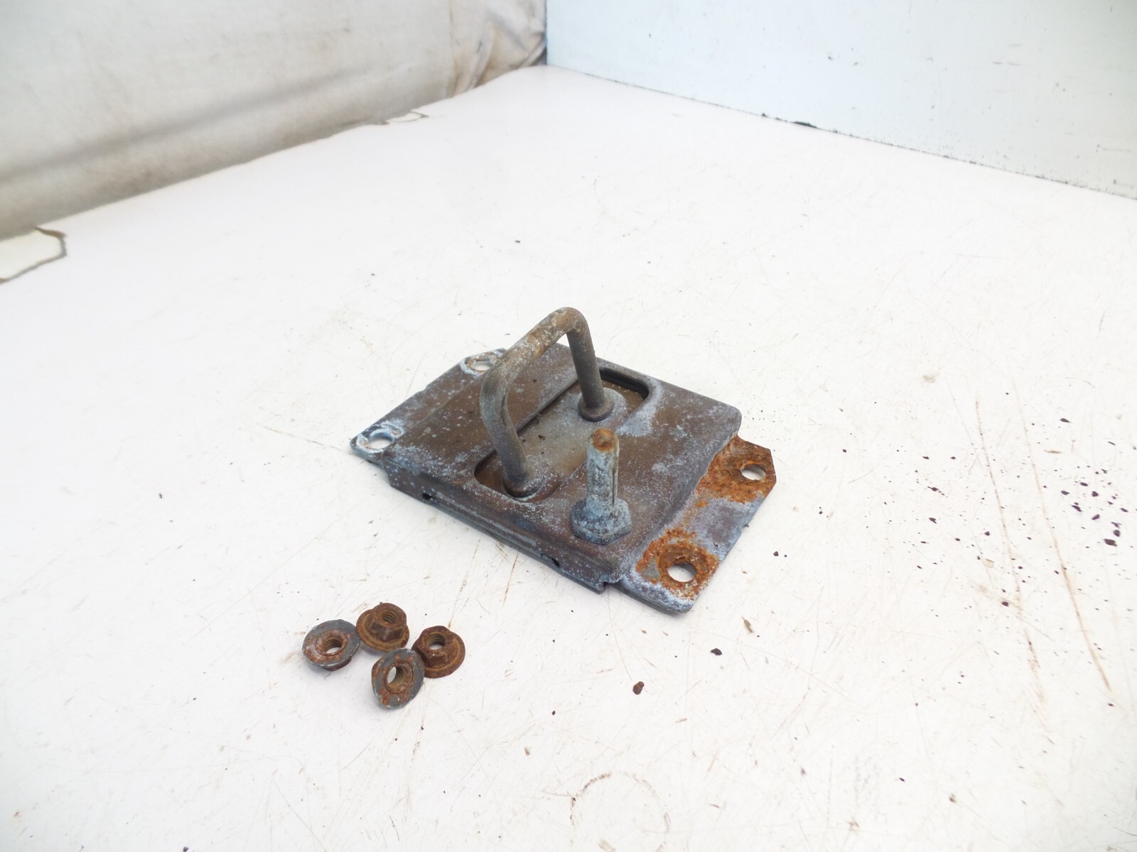 1982 82 CAMARO ORIGINAL GM TRUNK HATCH LATCH / CATCH | eBay