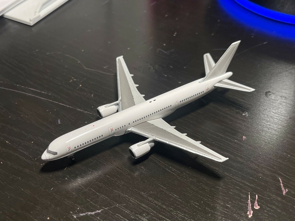 Blank (White) / Boeing B757-200 (PW engines) / JC4WHT2026 / 1:400 *LAST ...
