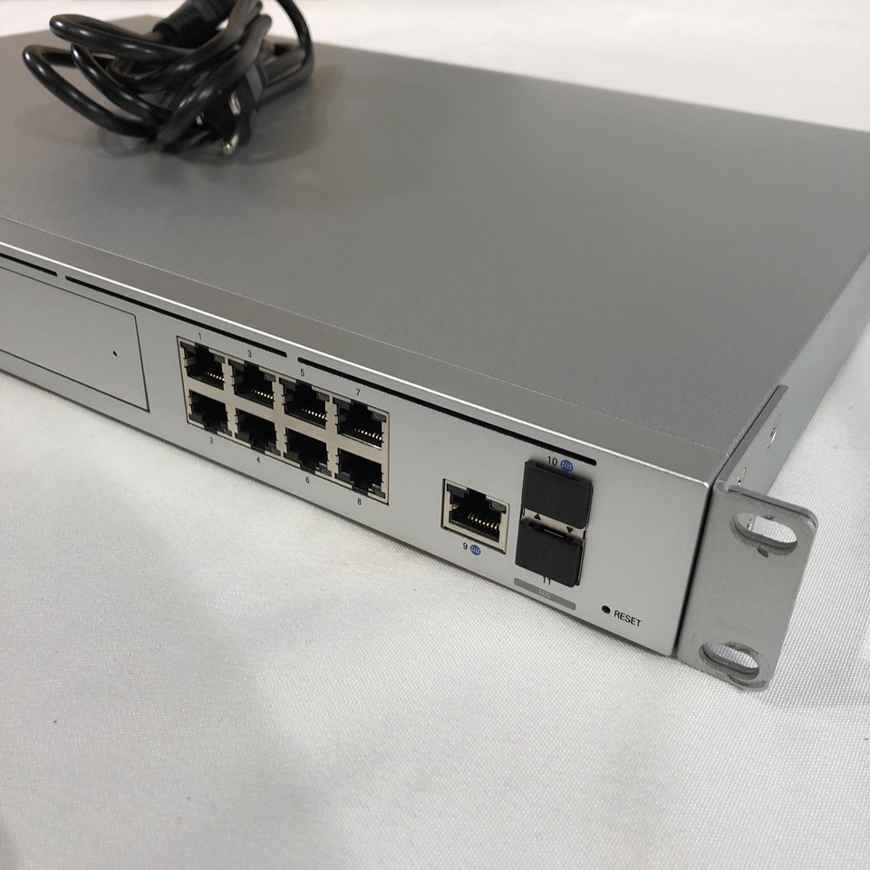 Ubiquiti UniFi Dream Machine Pro UDM-PRO 8 Port (1 WAN)1G 2 SFP 10G Powers On. | eBay