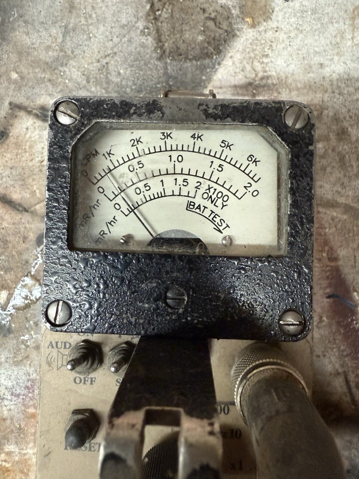 Radiation Detector - LUDLUM Model 3 with 44-9 Pancake Geiger Probe ...