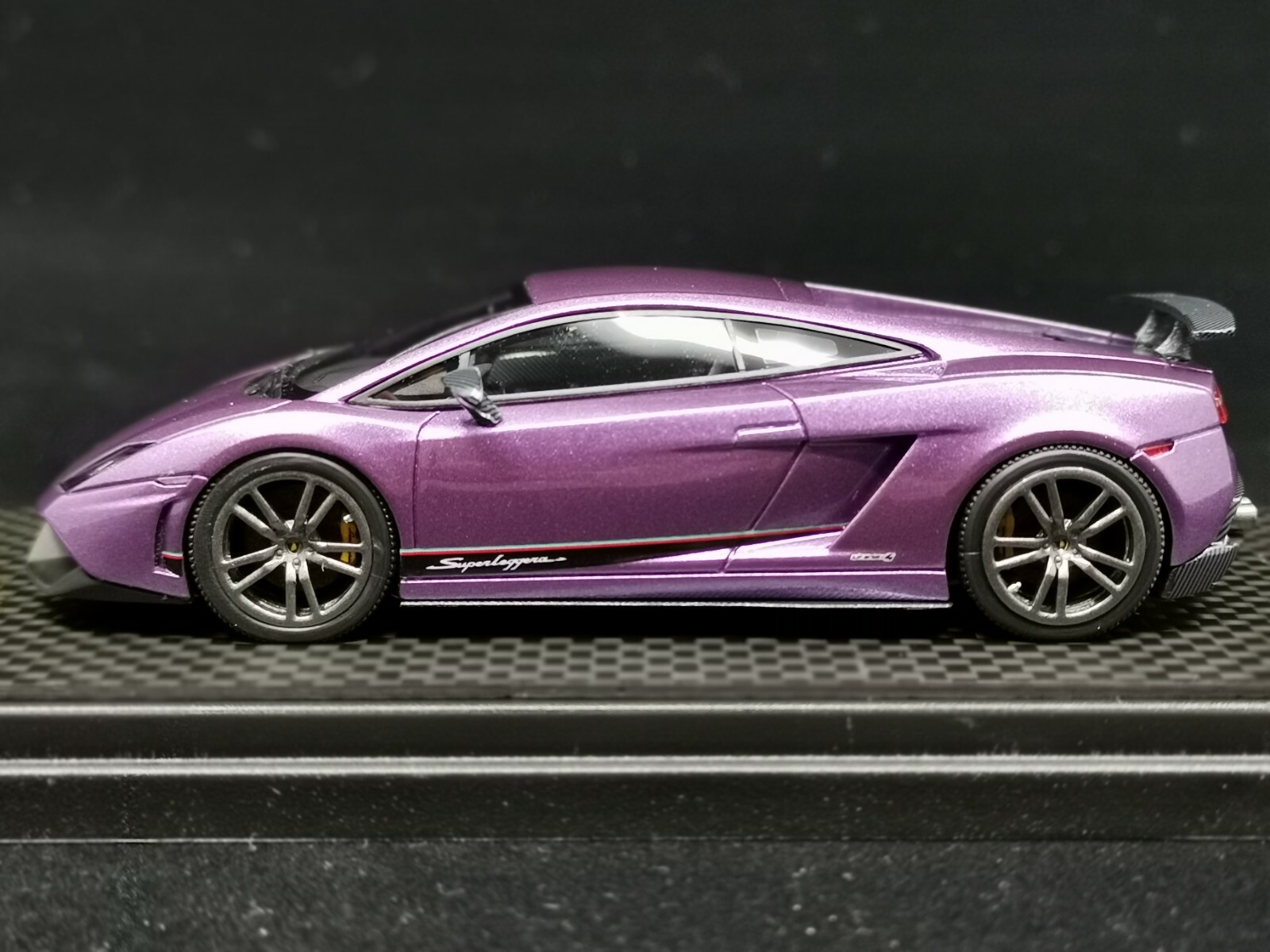 Purple Lamborghini Gallardo