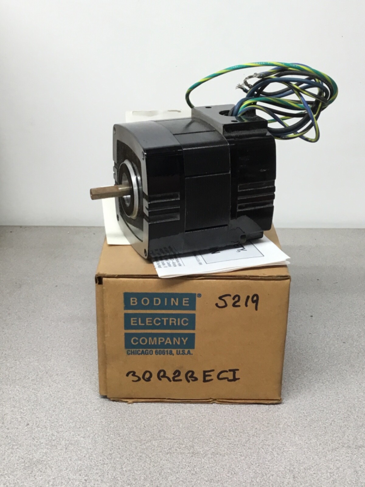 Bodine Electric Motor Type 30R2BECI 1700 RPM CONT 115 Volts 60 Hz 1/30 ...