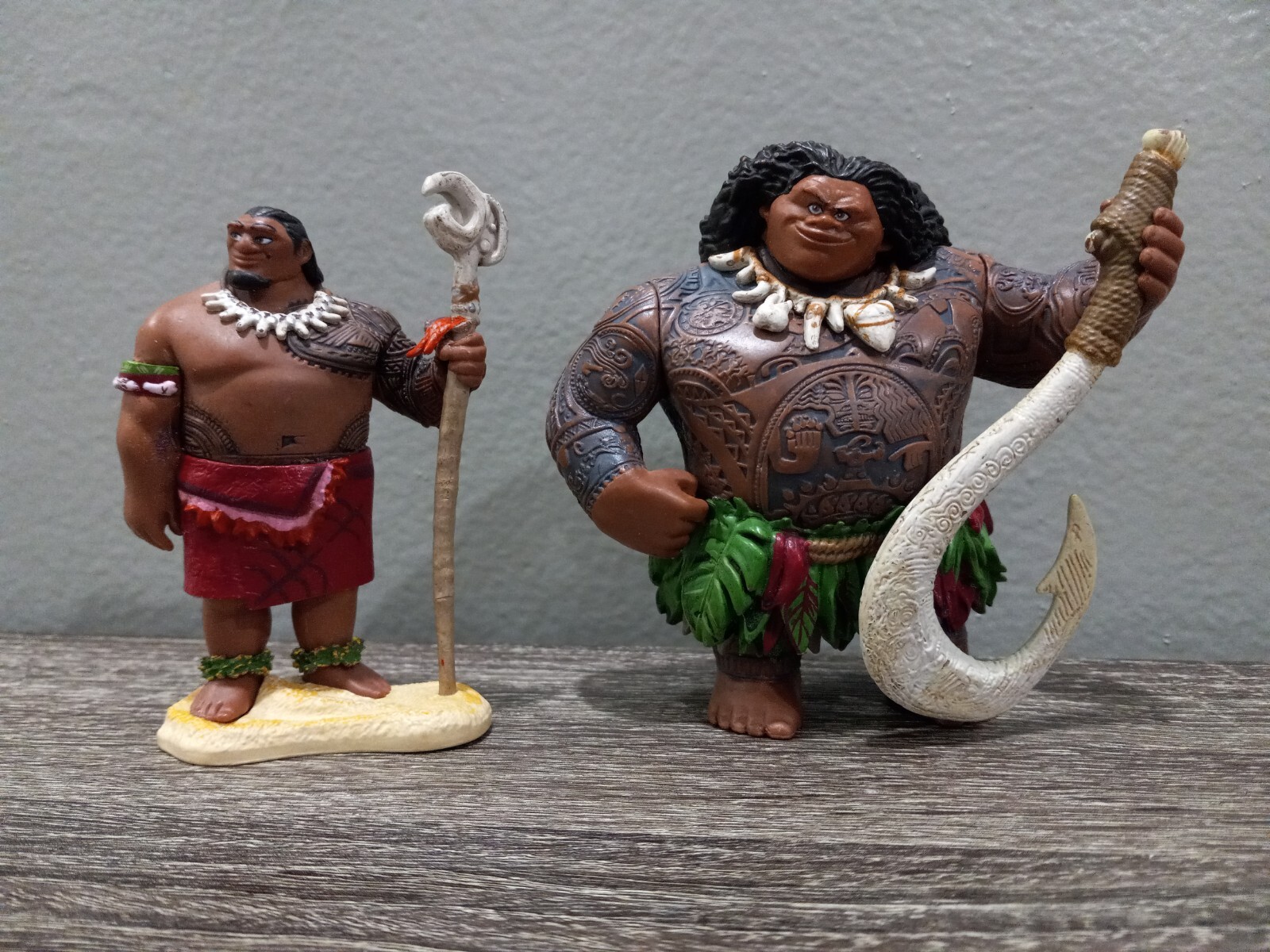 DISNEY MOANA DELUXE FIGURINE TOY ACTION FIGURE LOT OF 2 MAUI AND CHIEF ...
