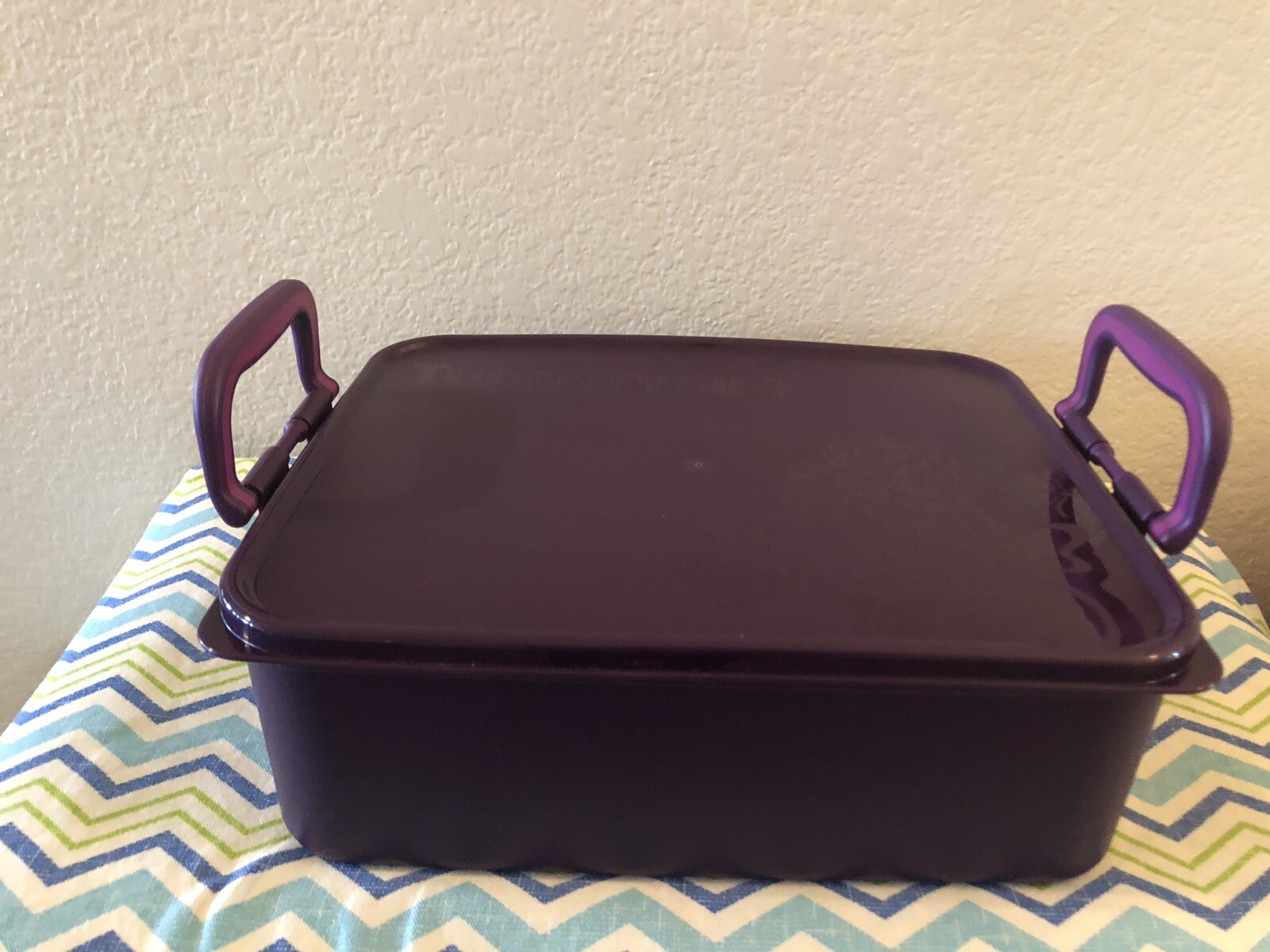 Tupperware Carry All Kimchi Keeper Storage Container Dewberry 6.9qt ...