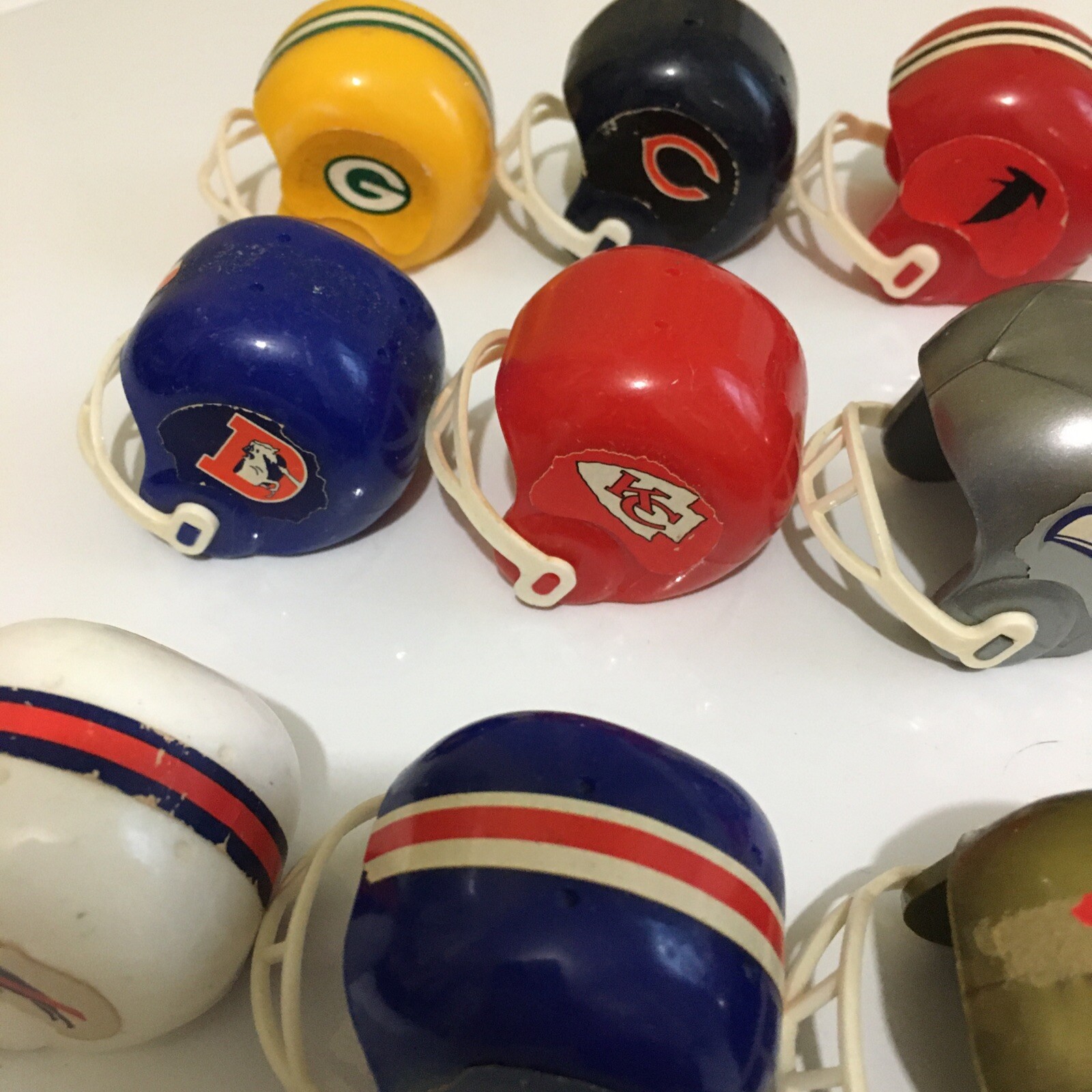 1980's Vintage LOT of 13 Mini Plastic NFL Football Teams Helmets Read ...