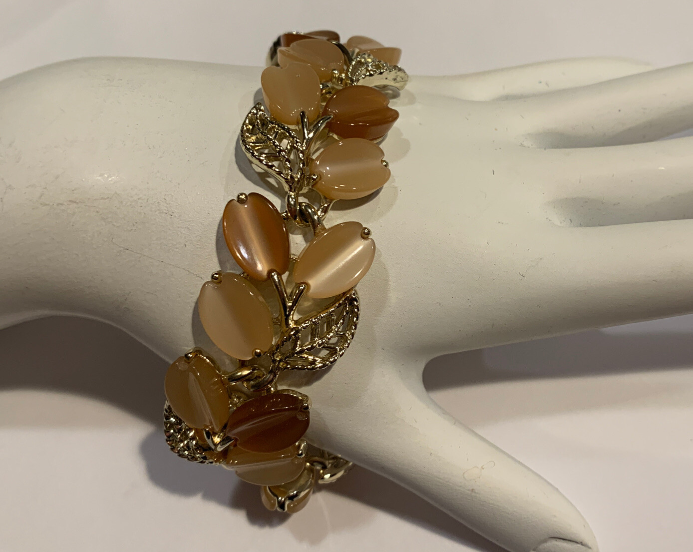 Vintage Signed Lisner Two Tone Brown Tan Thermoset Br… - Gem