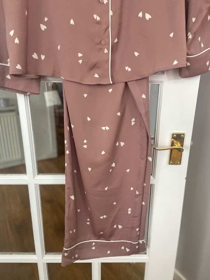 GORGEOUS BNWT M&S DREAM SATIN NUTMEG HEART PRINT REVERE PYJAMAS 8 - 22 ...
