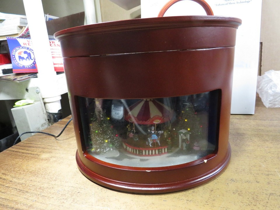 MR CHRISTMAS Animated Symphony Of Bells Train 50 Songs 75th Anniversary ...