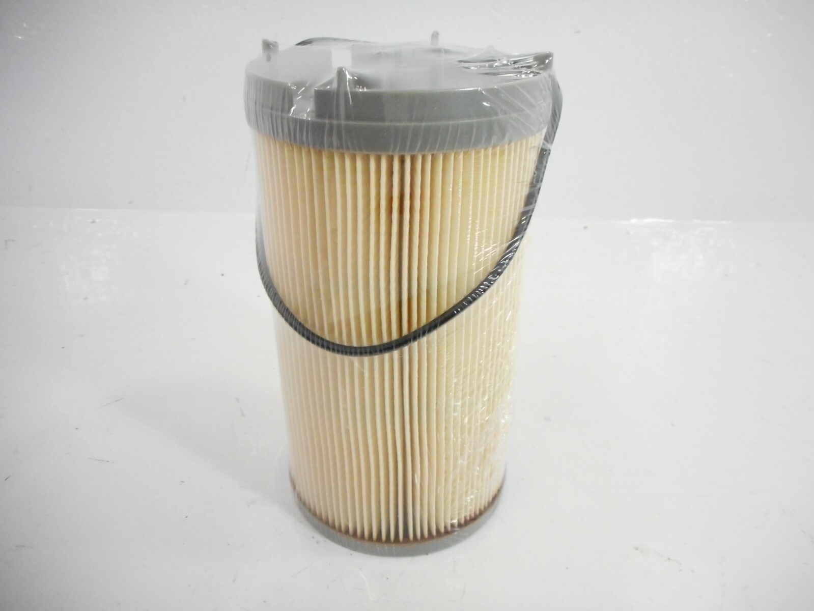 PACCAR K371004 - Fuel filter cross reference