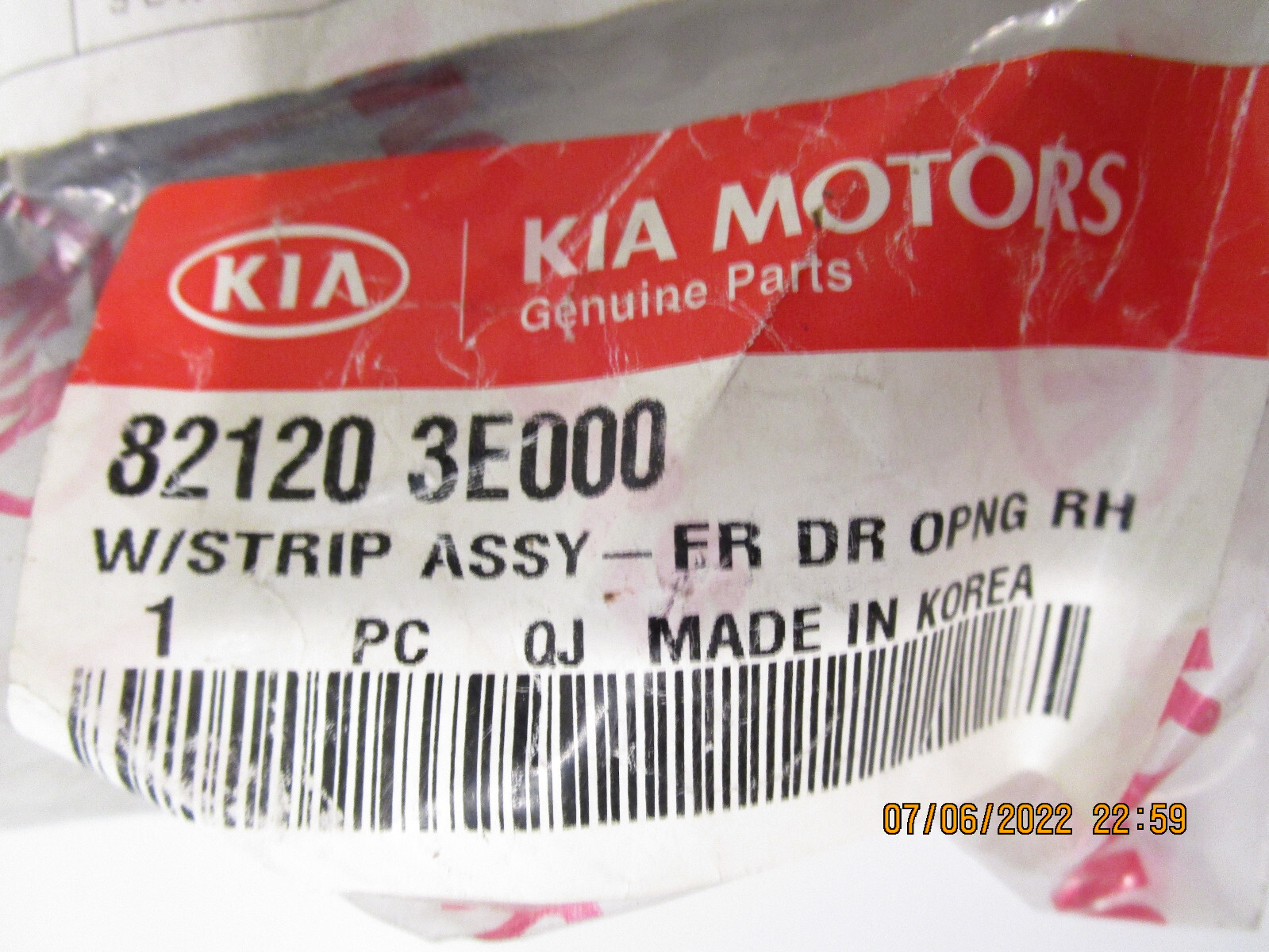 Kia OEM 03-09 Sorento Front Door-body Weather Strip Right 821203E000 ...