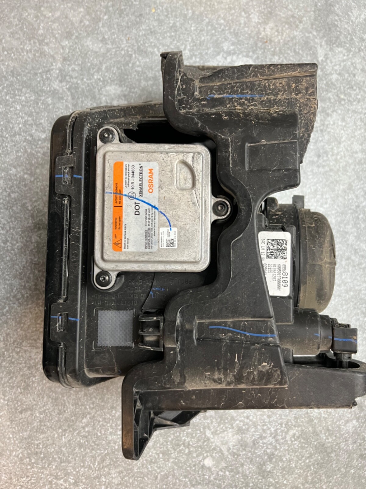 Used 2020 2021 2022 2023 blazer left headlight with broken housing ...