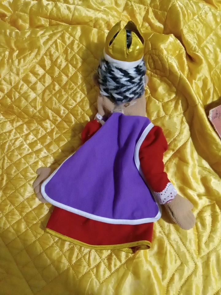 -*{SJ10} Melissa And Doug Queen Puppet With A Red And Gold Dress And ...