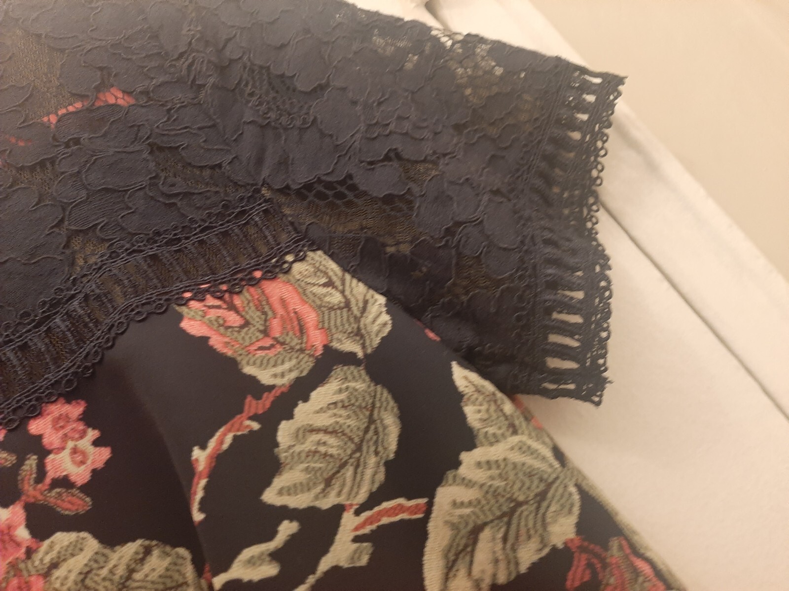 TADASHI SHOJI Size 10 Knee Length Dress in floral dark blue with rose ...